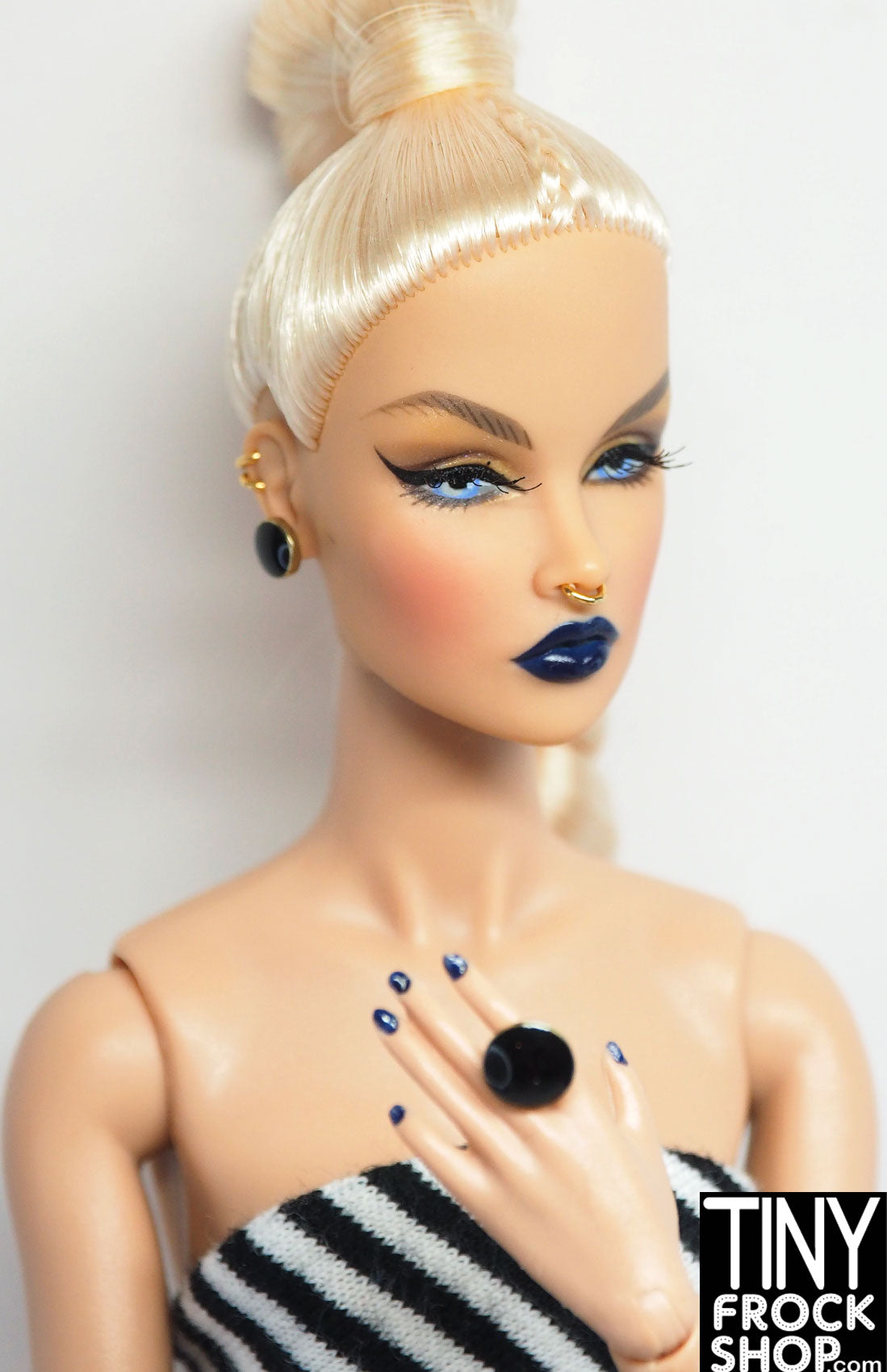 Integrity Obsession Gothique Poppy Parker Black Ring and Earring Set